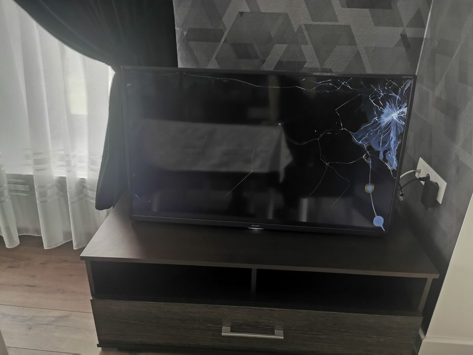 Smart TV Sharp 4k Desesti • OLX.ro