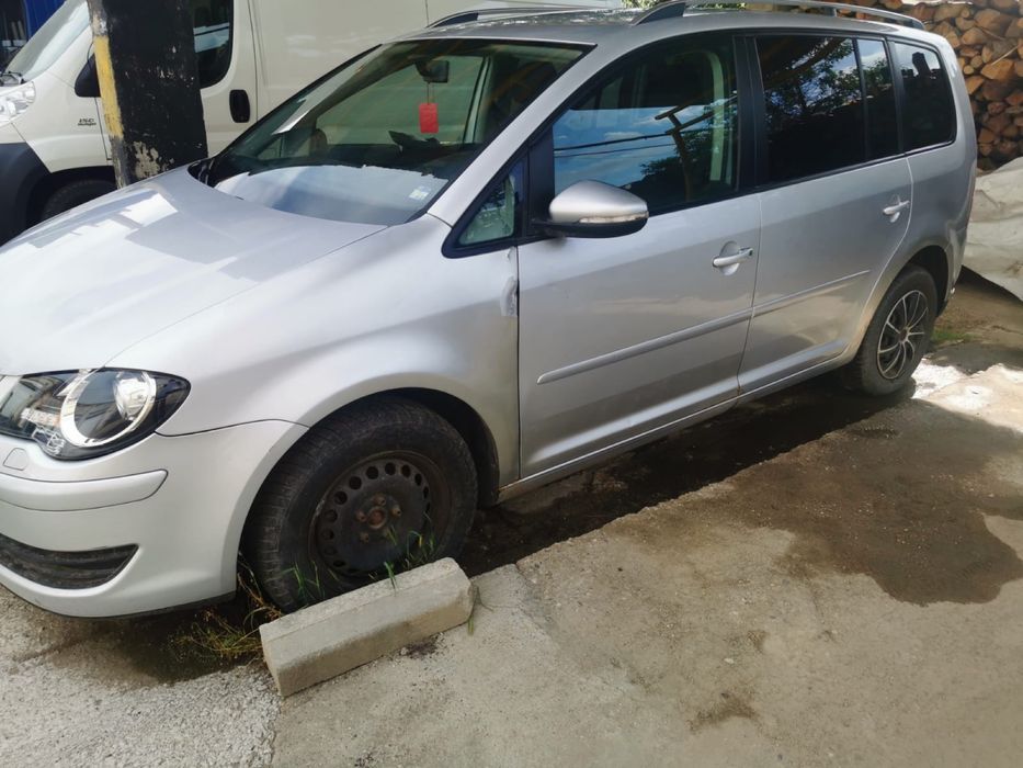 Vw Touran 1,9 TDI 5 locuri . 2009. Criseni • OLX.ro