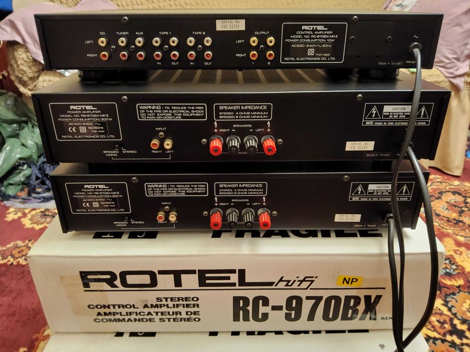 2 Amplificatoare Putere Rotel RB 970BX Preamplificator Rotel RC 970BX ...