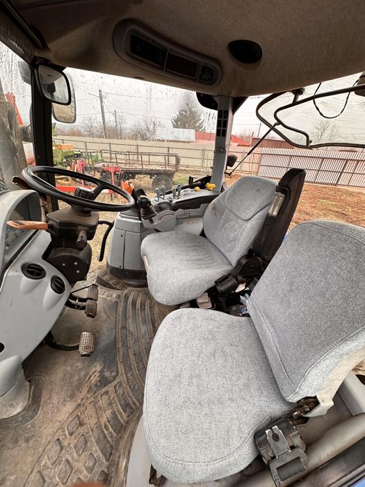 New holland t6050 model Elite + met john deere 4000 litri 27 metri ...