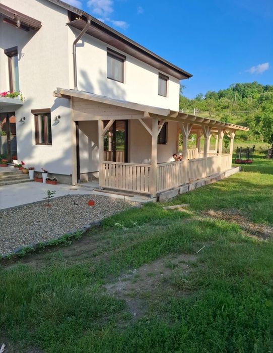 Executăm la comandă foișoare, pergole, garduri și mobilier din lemn pe Botosani • OLX.ro