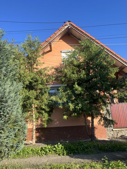 Vand casa in zona centrala Brancovenesti Reghin • OLX.ro