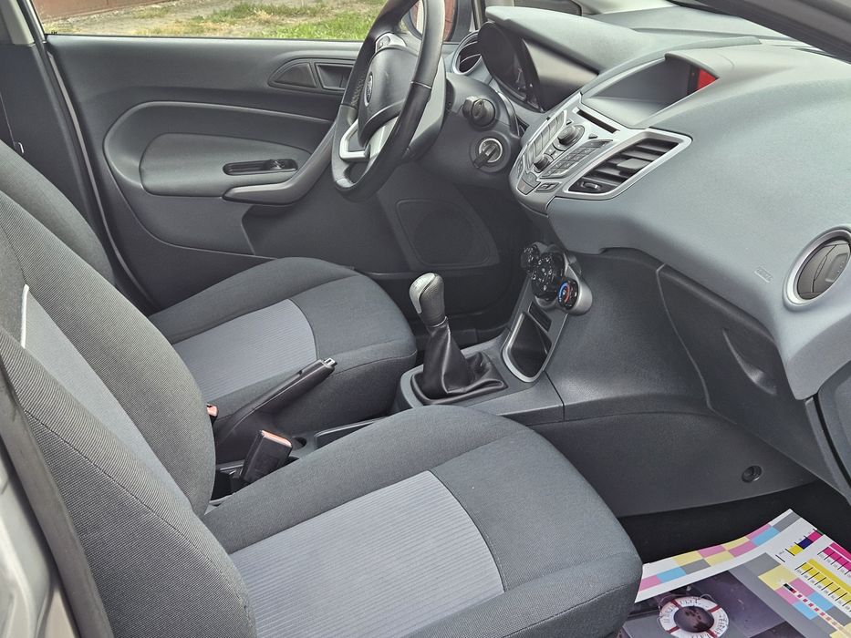 Se vinde Ford Fiesta An 2011 Motor 1.6 Diesel Euro 5 Alba Iulia • OLX.ro