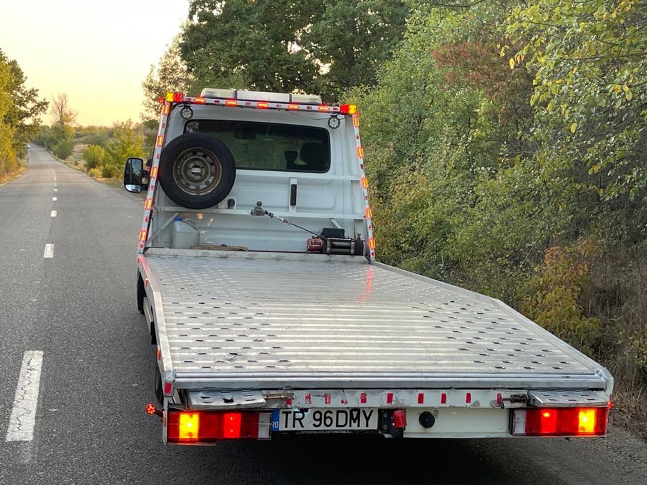 Vand Autoplatforma Renault Master Calinesti • OLX.ro