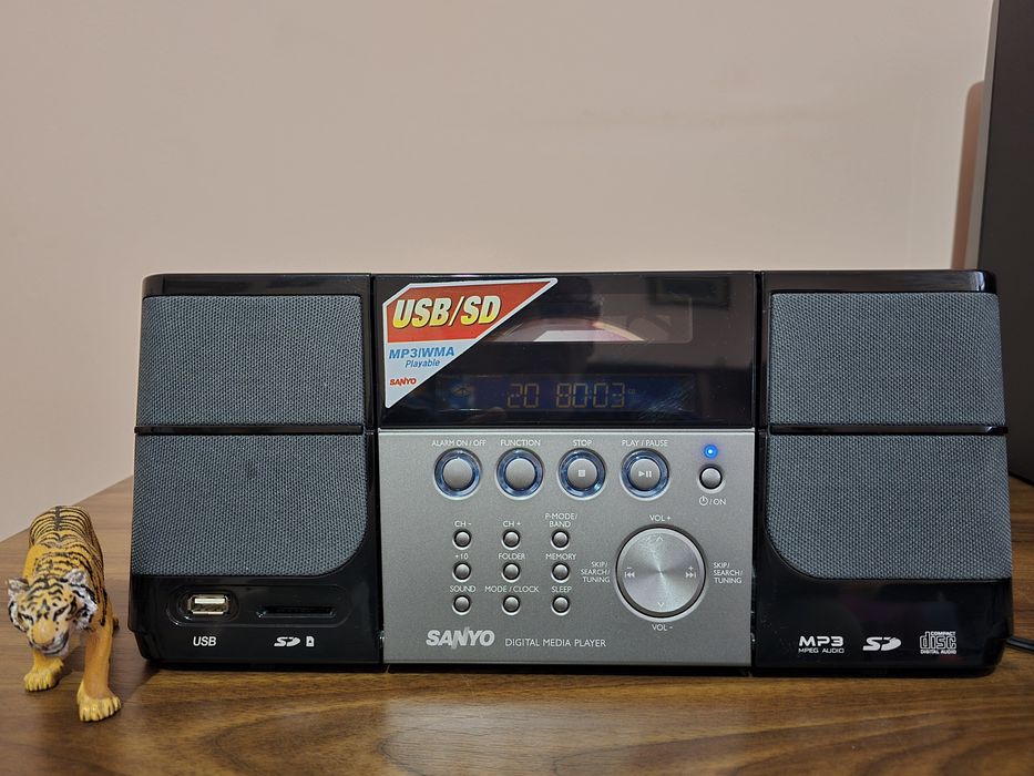 Sanyo DMP-S140M. Un combo magnific. Cd/Mp3/Stick Usb/SD card/radio ...