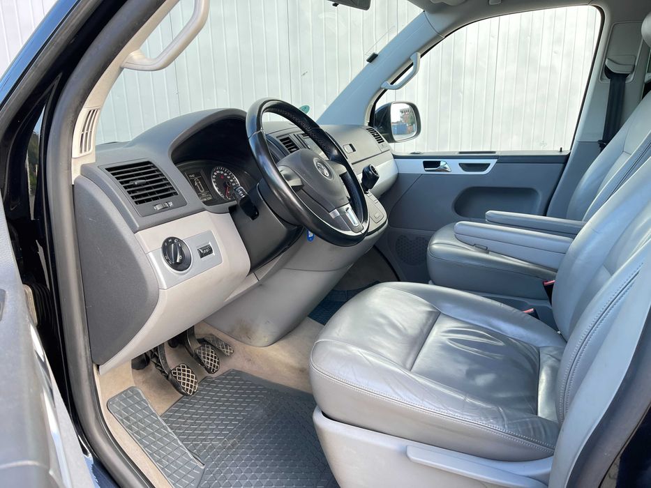 Volkswagen T5 Multivan 2.0TDI-7 Locuri/Pat/Model-HighLINE/Piele/Navi Sebis • OLX.ro