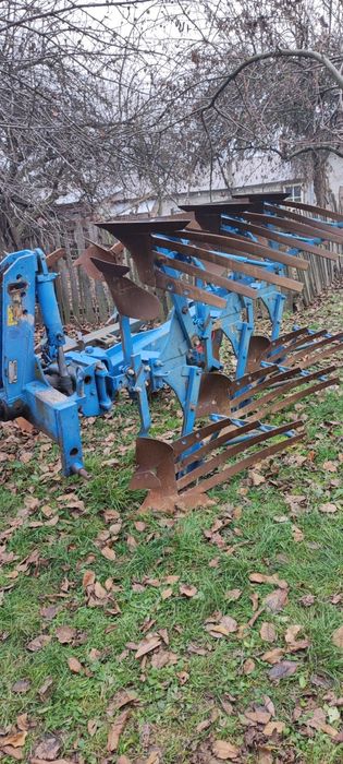 Plug rabewerk reversibil hidraulic 3 trupite, cormanele,brazde feliate ...