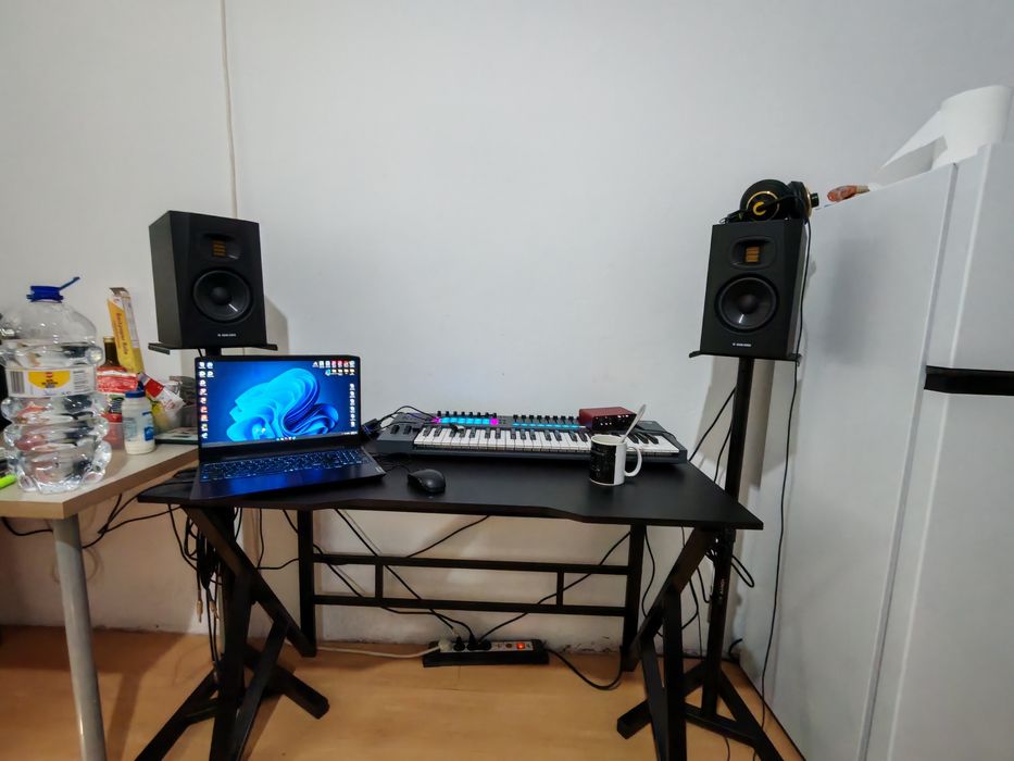 Monitoare de studio Adam T5V +Standuri si cabluri Constanta • OLX.ro