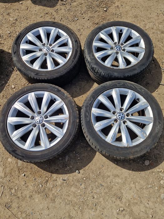 Roti Volkswagen Passat B7 2012 R17 DOT 2023 Rasesti • OLX.ro