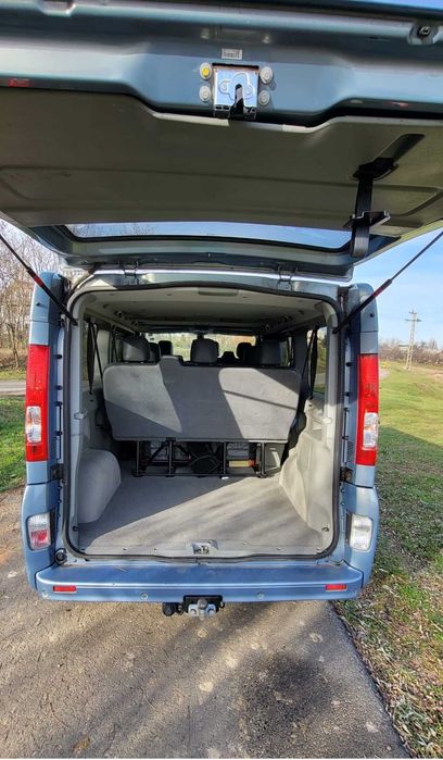 Închiriez microbuz Renault Trafic 8+1 Oradea • OLX.ro