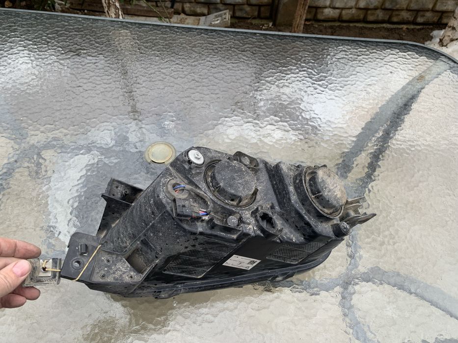 Far Dacia Spring partea stanga an 2021/2022/2023/2024 Bucuresti ...