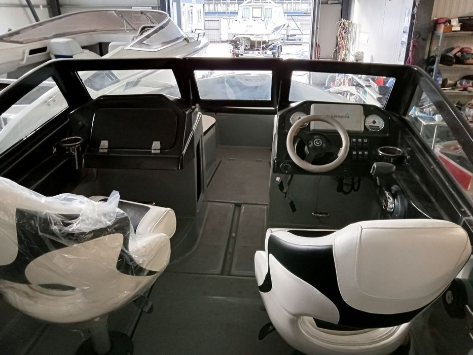 Barca BowRider Excalibur 6m + motor Mercury Verado 150 cp Galati • OLX.ro