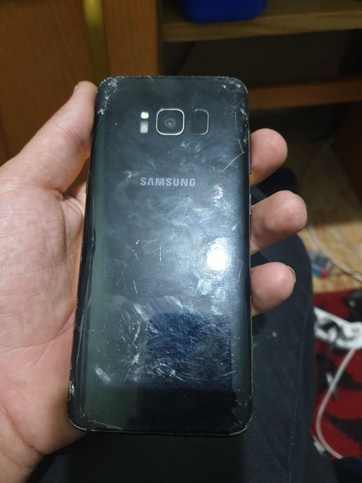 Samsung s8 display-ul spart Braila • OLX.ro