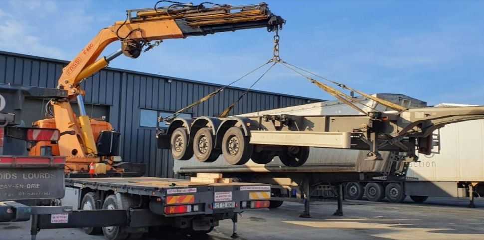 Camion cu Macara HIAB de Inchiriat. Inchiriez Platforma Utilaje 16 t ...