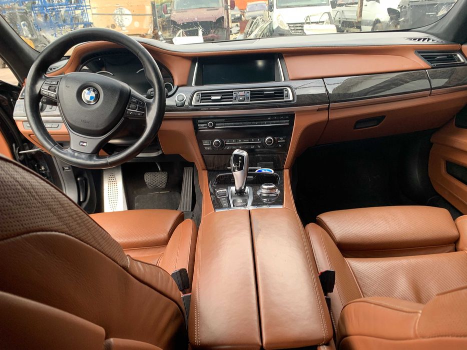 Dezmembrez bmw seria 7 f01 facelift 750 XD M-PACHET n57d30C-far led ...