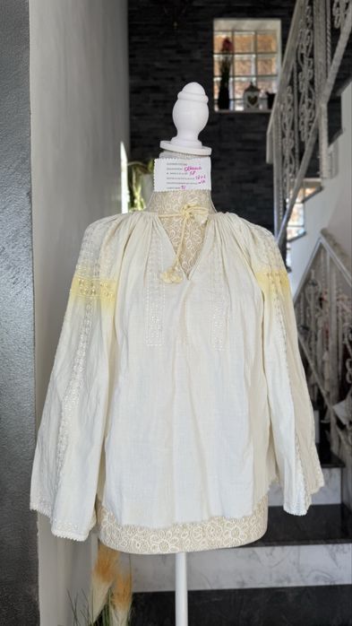 Ie veche cusuta manual cu matase panza de bumbac Ramnicu Valcea • OLX.ro