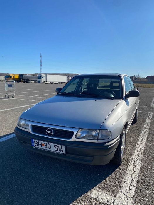 Opel Astra F 1995 1.6benzina Oradea • OLX.ro