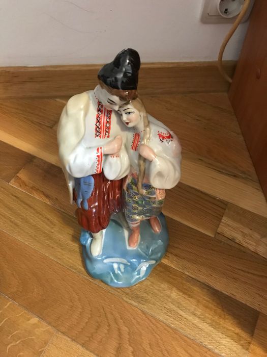 Bibelouri vechi de porțelan(9 buc)+alte obiecte portelan Suceava • OLX.ro