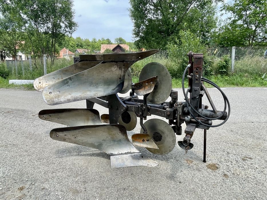 Vand pluguri reversibil Rumptstad Horlacea • OLX.ro