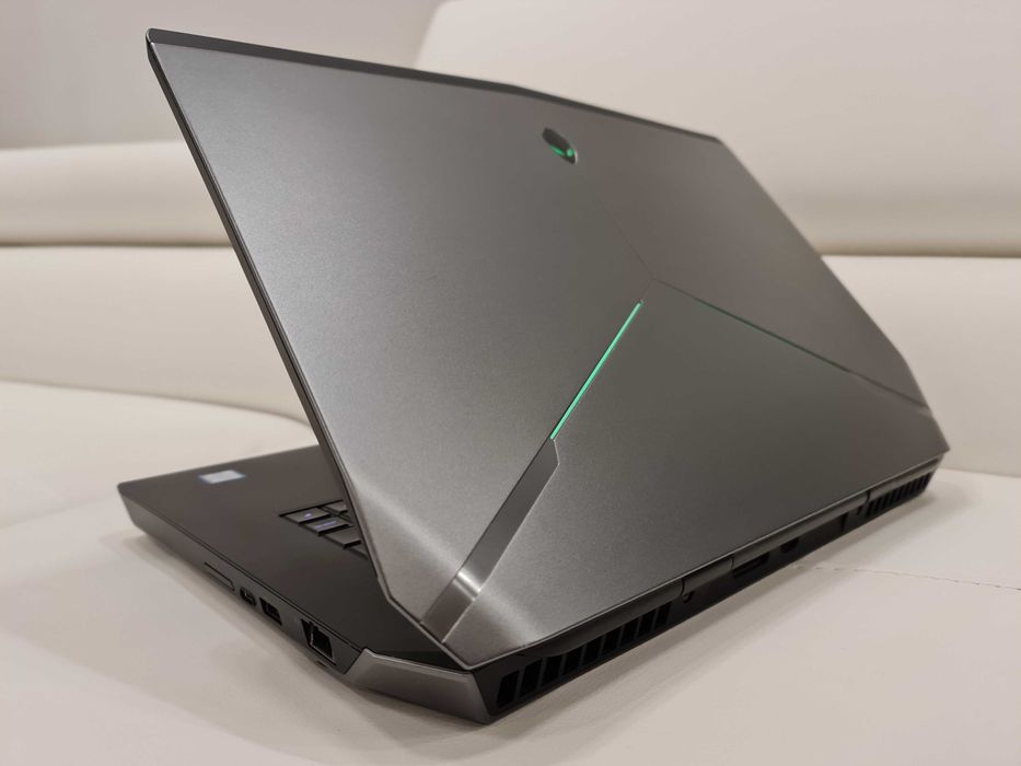 Laptop gaming ALIENWARE, intel core i7- ,video 8 gb GTX, display 4K ...