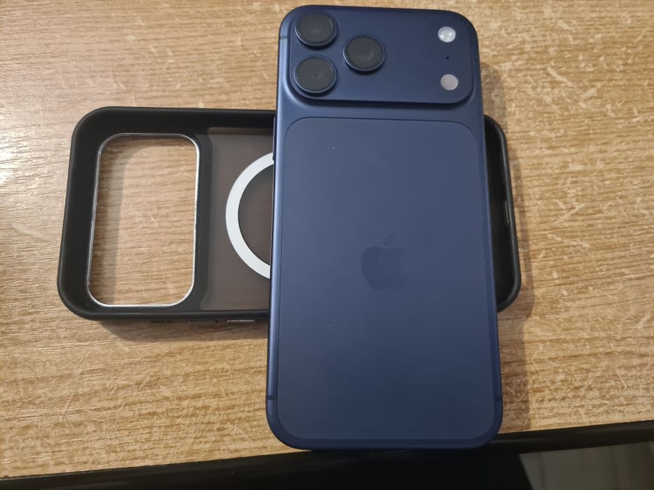 IPhone 17 Pro max Blue 256gb Botosani • OLX.ro