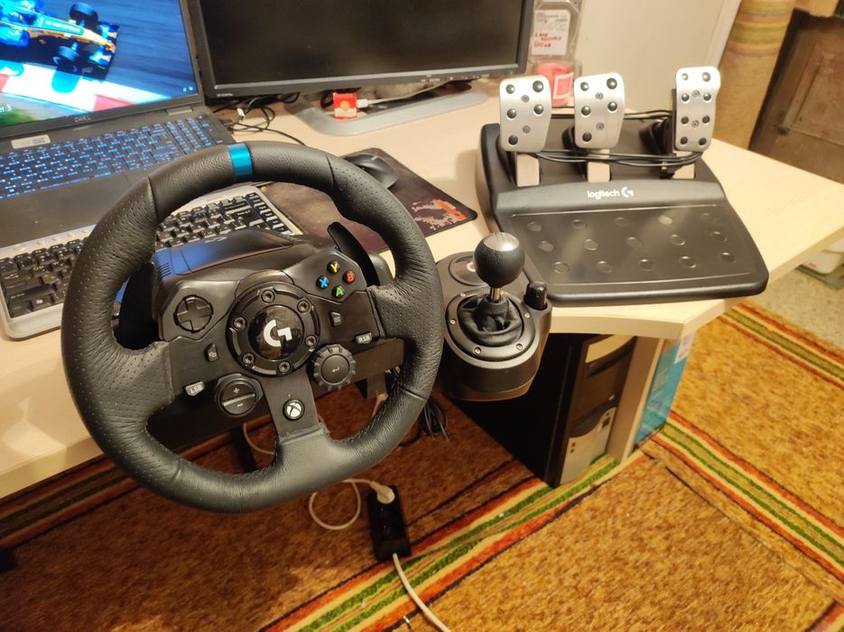 Перфектен Logitech G923 TRUEFORCE волан с педали за PC лаптоп и PS гр ...