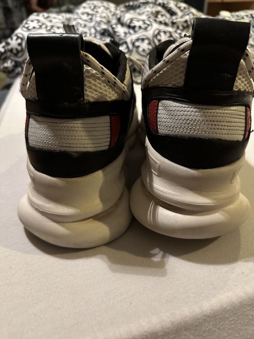 Vând Versace chain reaction v2 Lazuri • OLX.ro