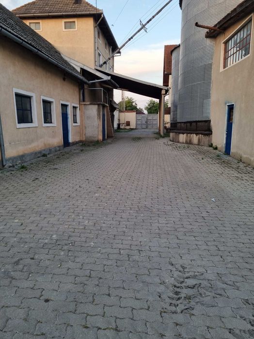 Brașov _ VULCANIZARE Complet Dotată și Hotel Anvelope Brasov • OLX.ro