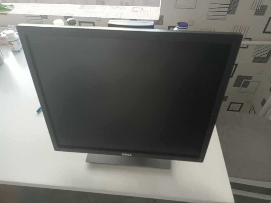 Монитор Dell P1917S 19" инча гр. София Връбница 1 • OLX.bg