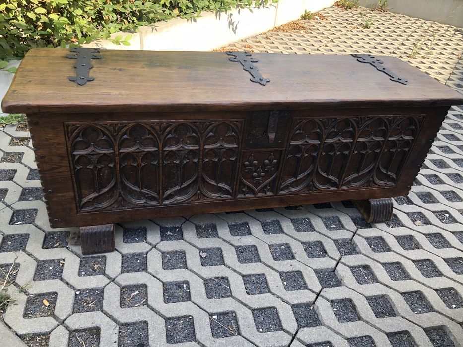 Ladă de zestre goticâ Fitod • OLX.ro