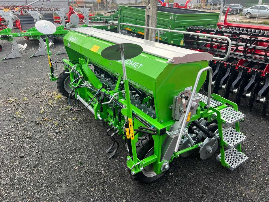 Semanatoare de paioase cu dublu disc + roti de tasare Gilau • OLX.ro