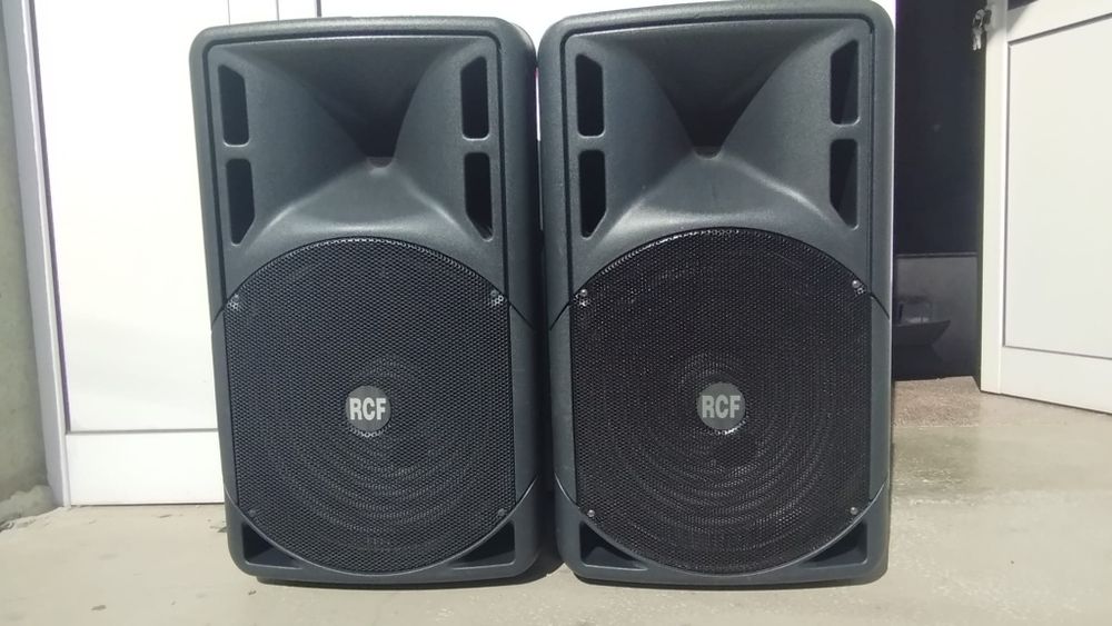 Rcf 325A boxe active cu huse Bistrita • OLX.ro