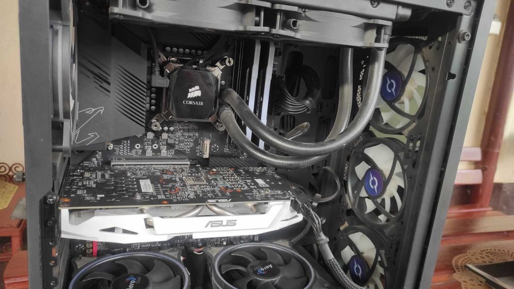 Unitate PC Gaming i9 Monitor 34 Inchi 4K si Periferice Arad • OLX.ro