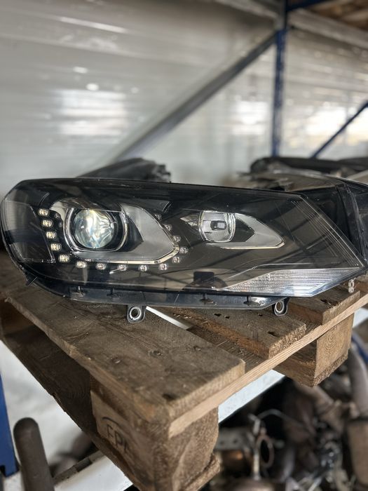 Set faruri/ Far stanga/ Far dreapta LED Bi-Xenon Volkswagen Touareg 7P ...