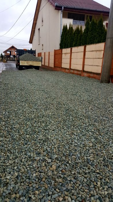 Transport nisip, sort, moloz, balastru, pamant de gazon, piatra, marfa ...