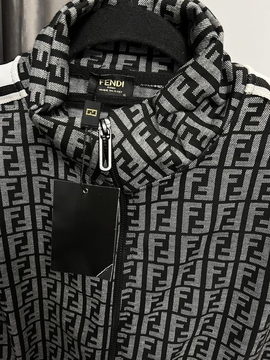 Trening FENDI calitate Timisoara • OLX.ro