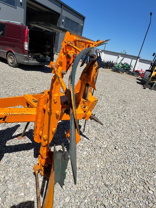 Plug Huard 2 Trupite reversibil , kuhn Lemken Humulesti • OLX.ro