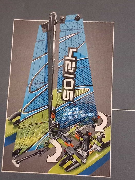 LEGO Technic - Catamaran 42105 Iasi • OLX.ro