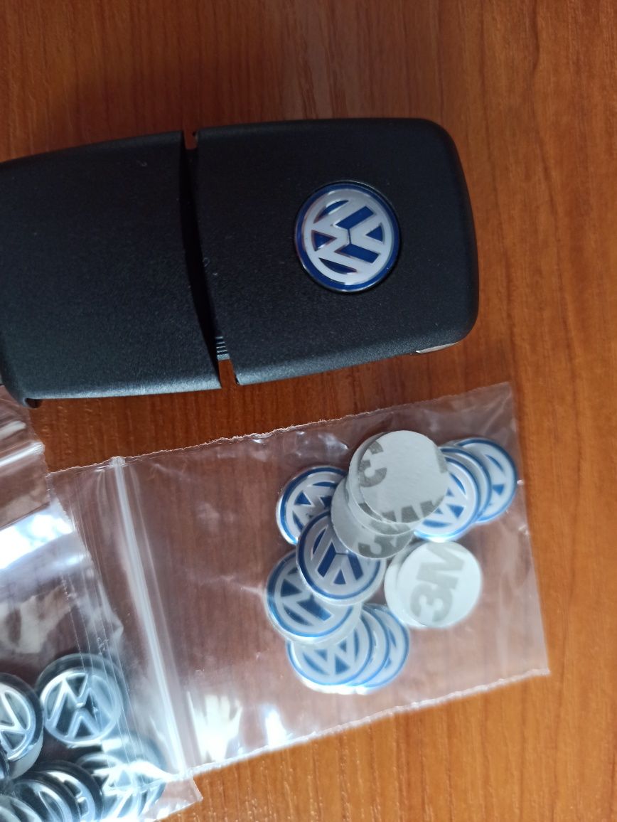 Емблема/лого за ключ vw / фолксваген черна, синя или червена 3 броя. гр ...