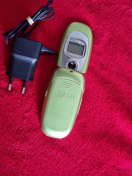 Telefon LG cu clapeta cu incarcator original. Craiova • OLX.ro