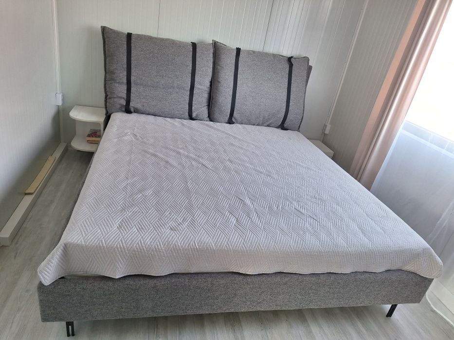 Легло сиво 180/200 гр. Добрич Червената пръст • OLX.bg