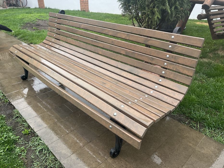 Bancuta cu piciori din fier turnat Sfantu Gheorghe • OLX.ro