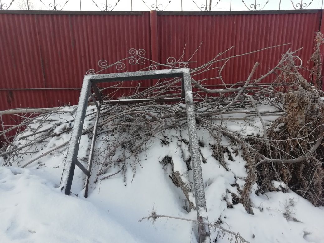 Продам входную железную дверь с рамой.: 15 000 тг. - Прочие товары для ...