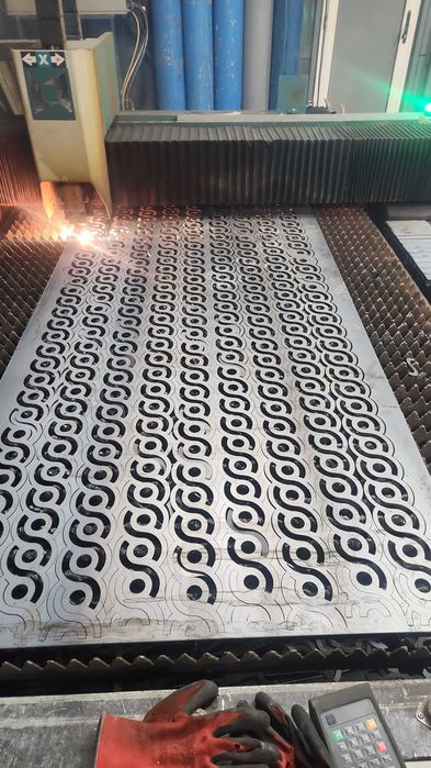 Debitare cu laser CNC, traforaj tabla, garduri, scari, panouri, flanse ...