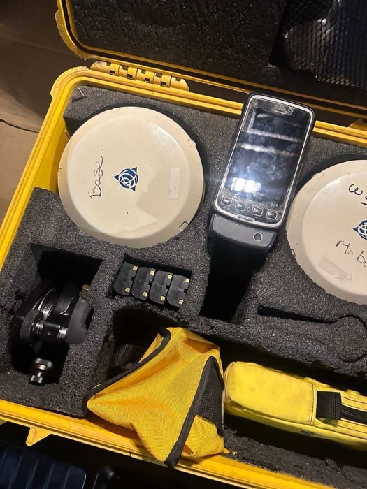 Trimble R4 GNSS. Tanasoaia • OLX.ro