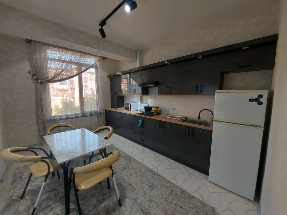 Сдаётся 2 комнатная квартира со всеми удобствами ориентир Family парк ...