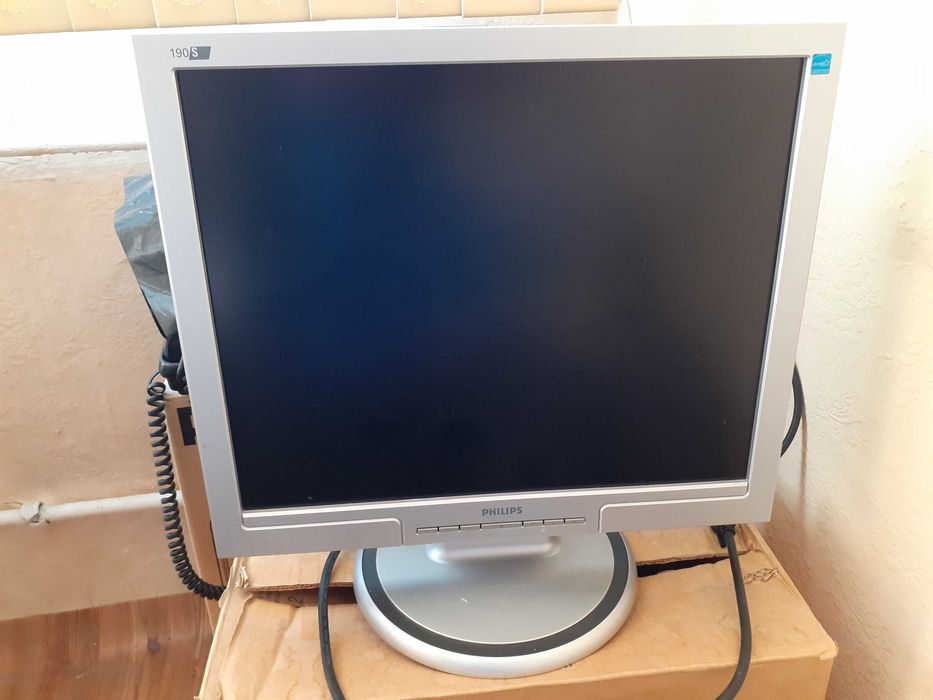 LCD монитор 19 инча гр. София Младост 1 • OLX.bg