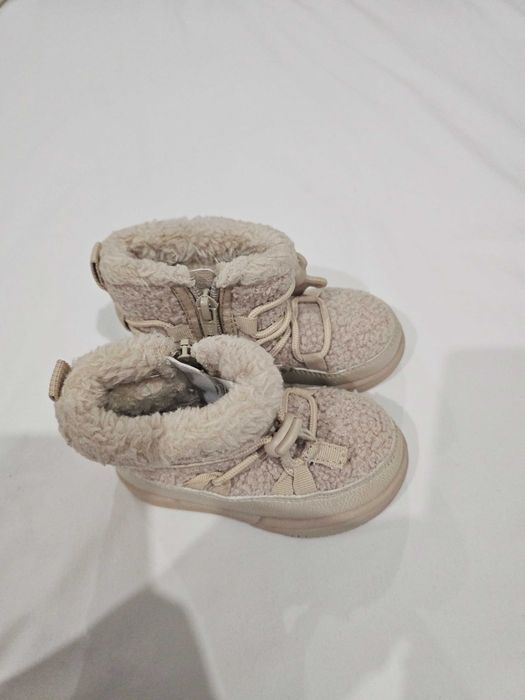 Мъхести боти за сняг HM гр. Варна Автогара • OLX.bg