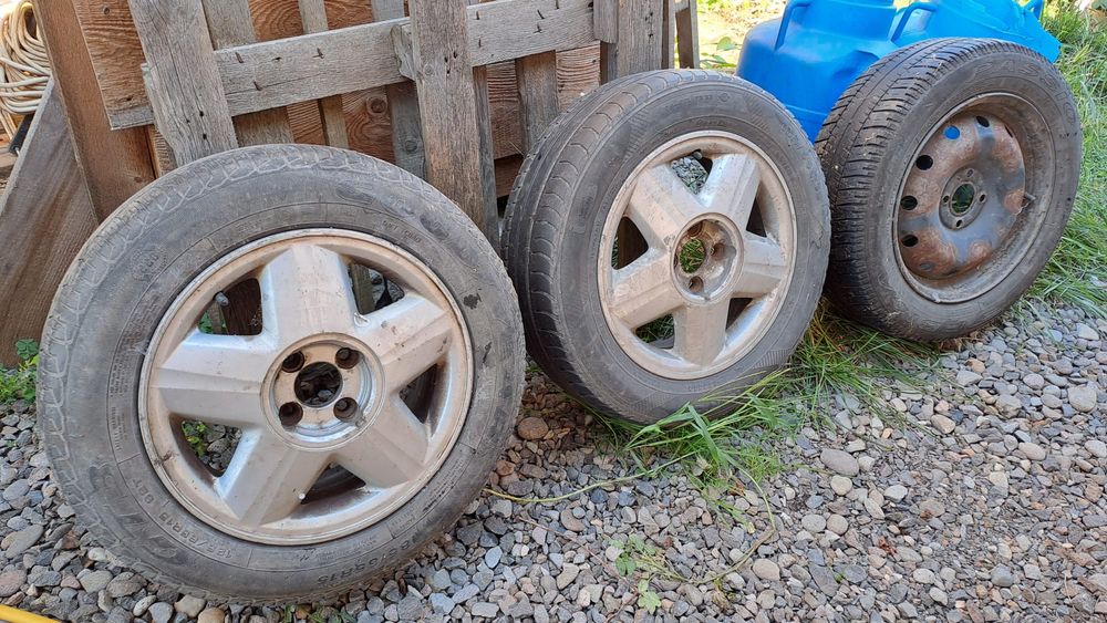 Vând 4 jenti de aluminiu și una de tabla cu cauciucuri de vara ...