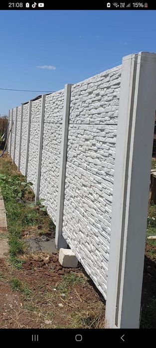 Construim garduri și porți din șipcă metalică și alte modele de gard Braila • OLX.ro